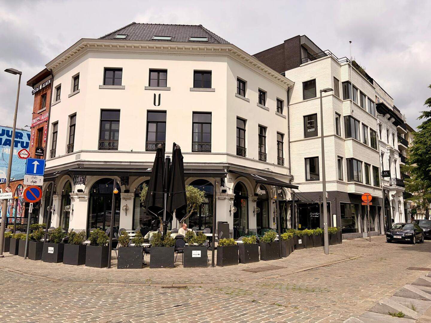 Hotelpersoneel reageert aangeslagen op overlijden oprichter Hans Otten ...