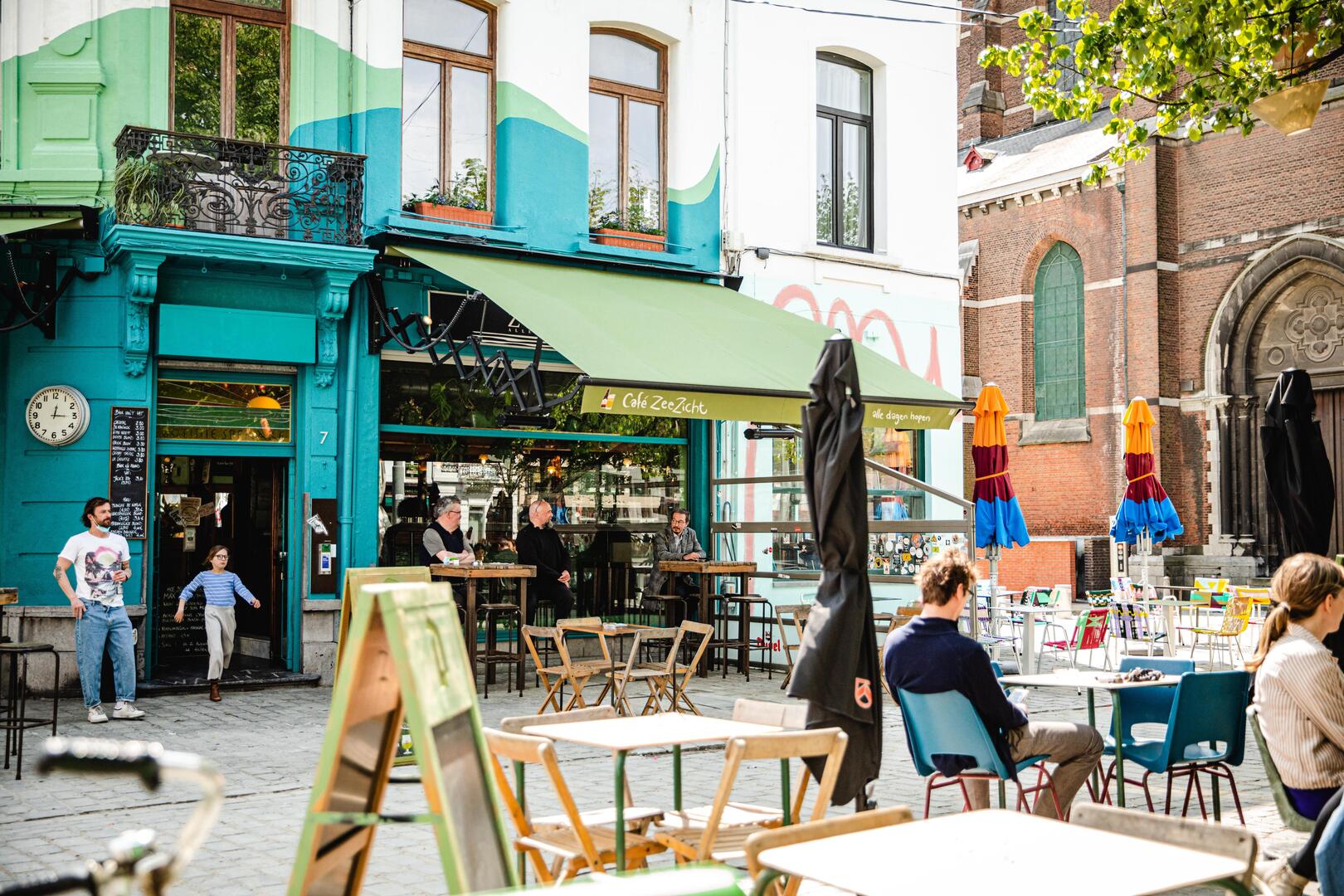 Barman van bekend Antwerps café verdacht van verkrachting van meerdere ...