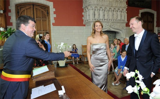 Kristl Strubbe geeft jawoord in Mechels stadhuis | GVA