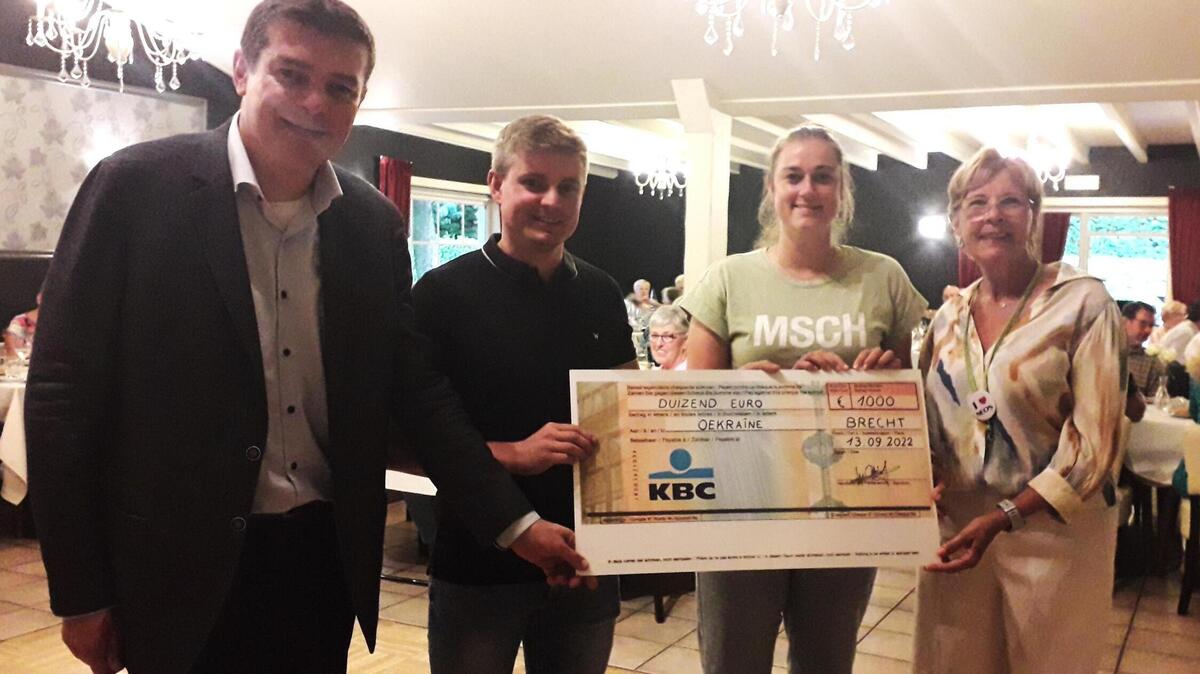 Actieve Brechtse senioren zamelen geld in voor Oekraïense vluchtelingen ...
