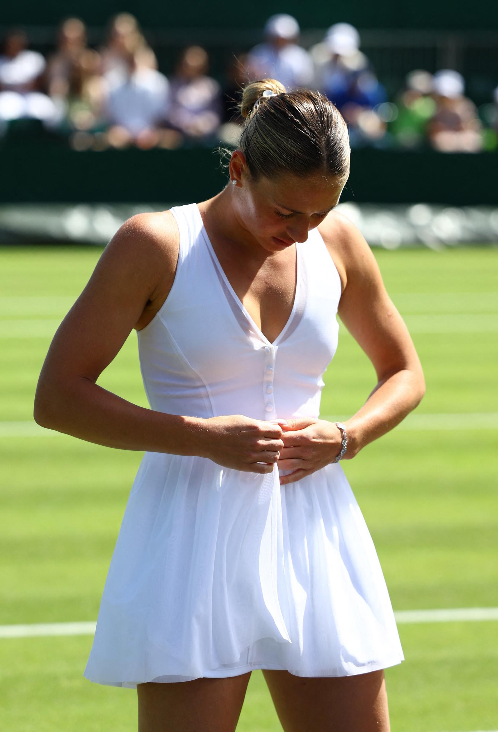 De magie van ‘The Marta Dress’? Knotsgekke comeback op Wimbledon doet ...