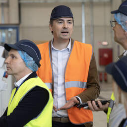 Reynaers Aluminium geeft inkijk in hypermoderne magazijnen van 23 ...