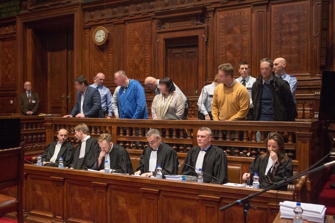 Assisenjury toont zich mild voor verantwoordelijken voor dood Staf ...