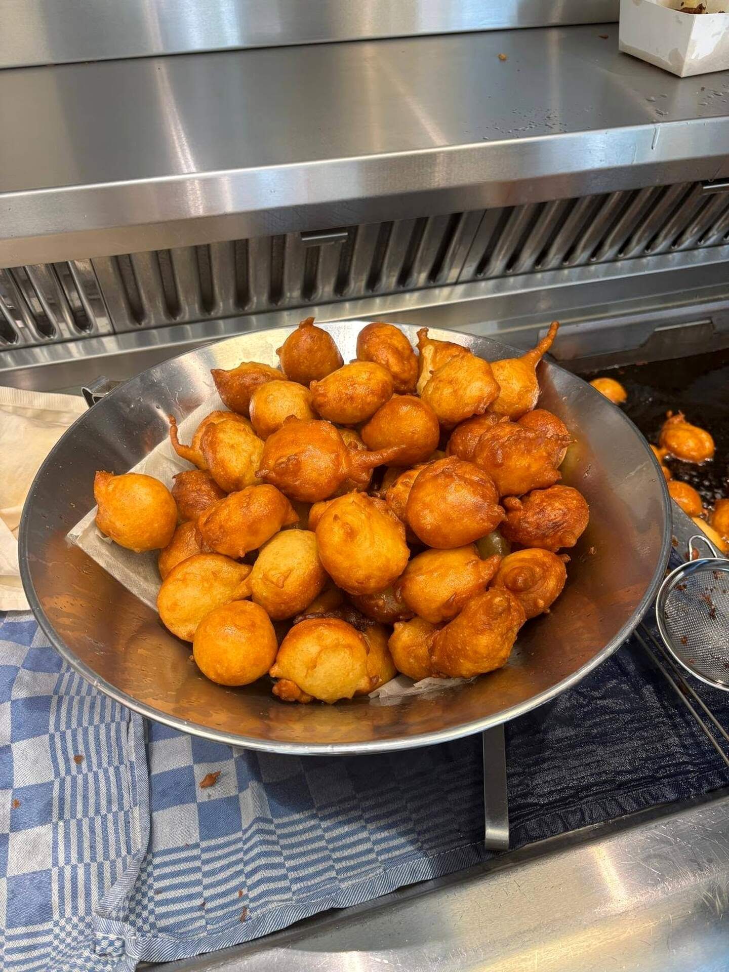 Frieten moeten één dag wijken als vier generaties duizenden ...
