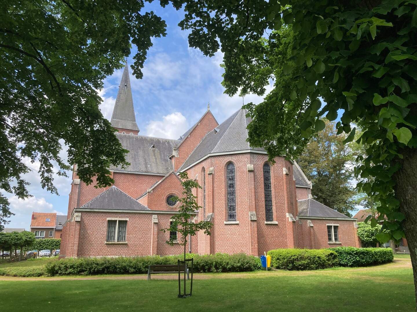 Gemeente vraagt duidelijkheid aan bisdom: “Wat gebeurt er met gebouwen ...
