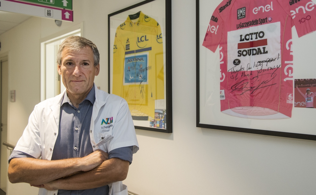 De wonderdokter uit Herentals die zijn slaap laat voor het peloton: Toon Claes is al jaren dé ...
