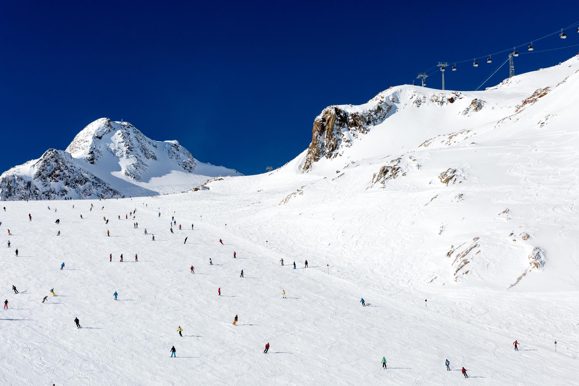 Belg (37) zwaargewond achtergelaten na val op skipiste in Oostenrijk ...