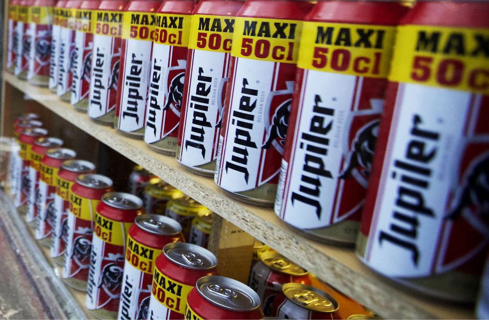 AB InBev experimenteert nu ook met grotere blikjes Jupiler | GVA
