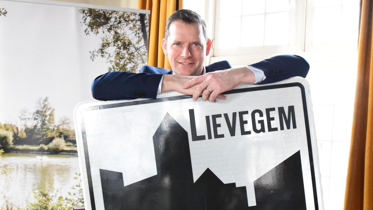 Gedwongen fusies van gemeenten stuiten op kritiek: “Wie is de Vlaamse ...