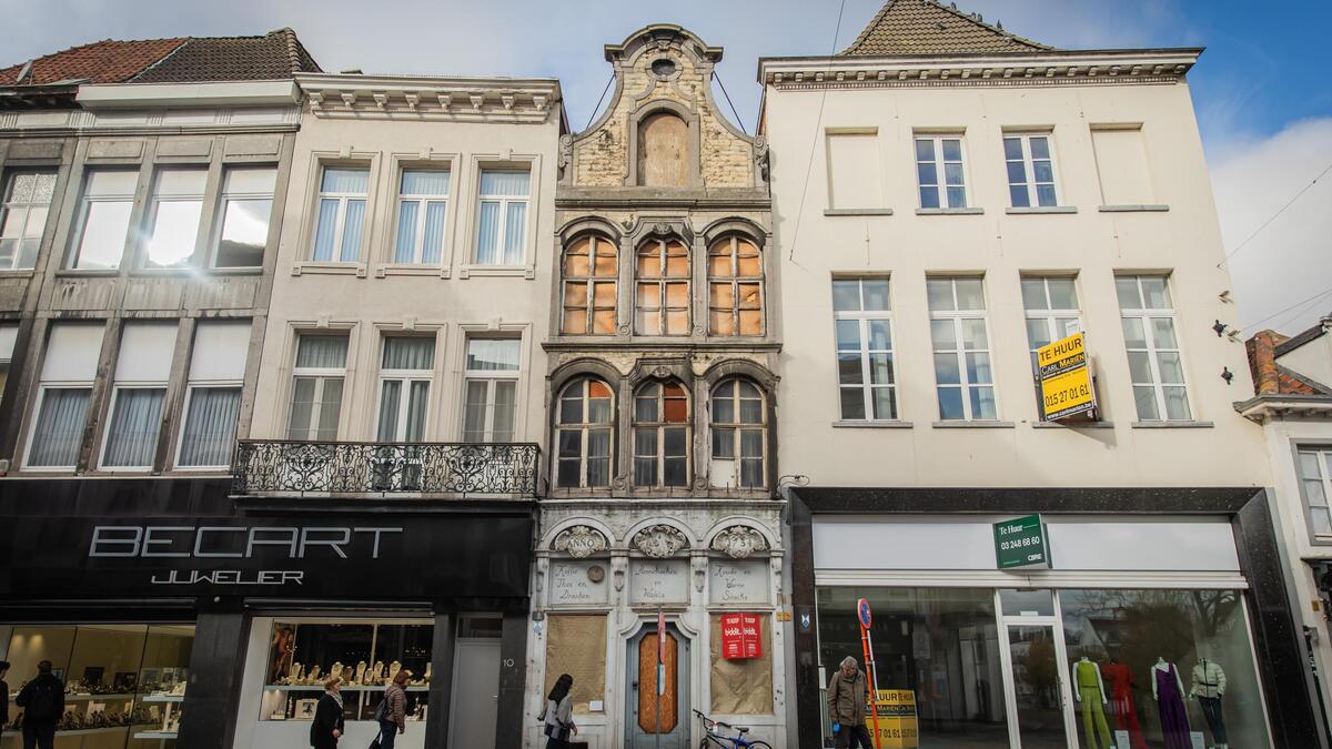 Eigenaar zet verkommerd historisch pand in hartje Mechelen te koop: hij ...