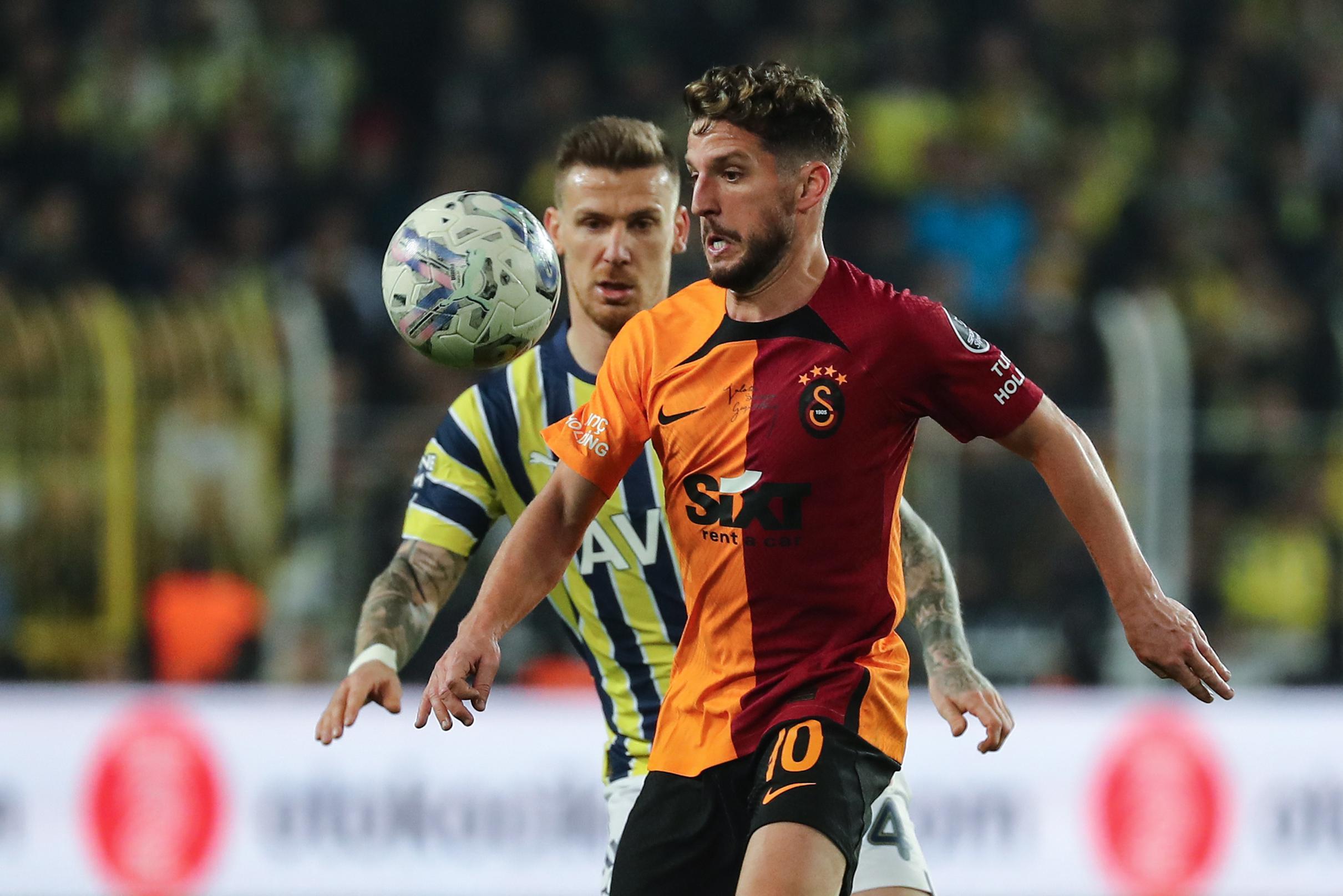 Turkse topclubs tonen zich solidair: Dries Mertens en co staan loon af ...