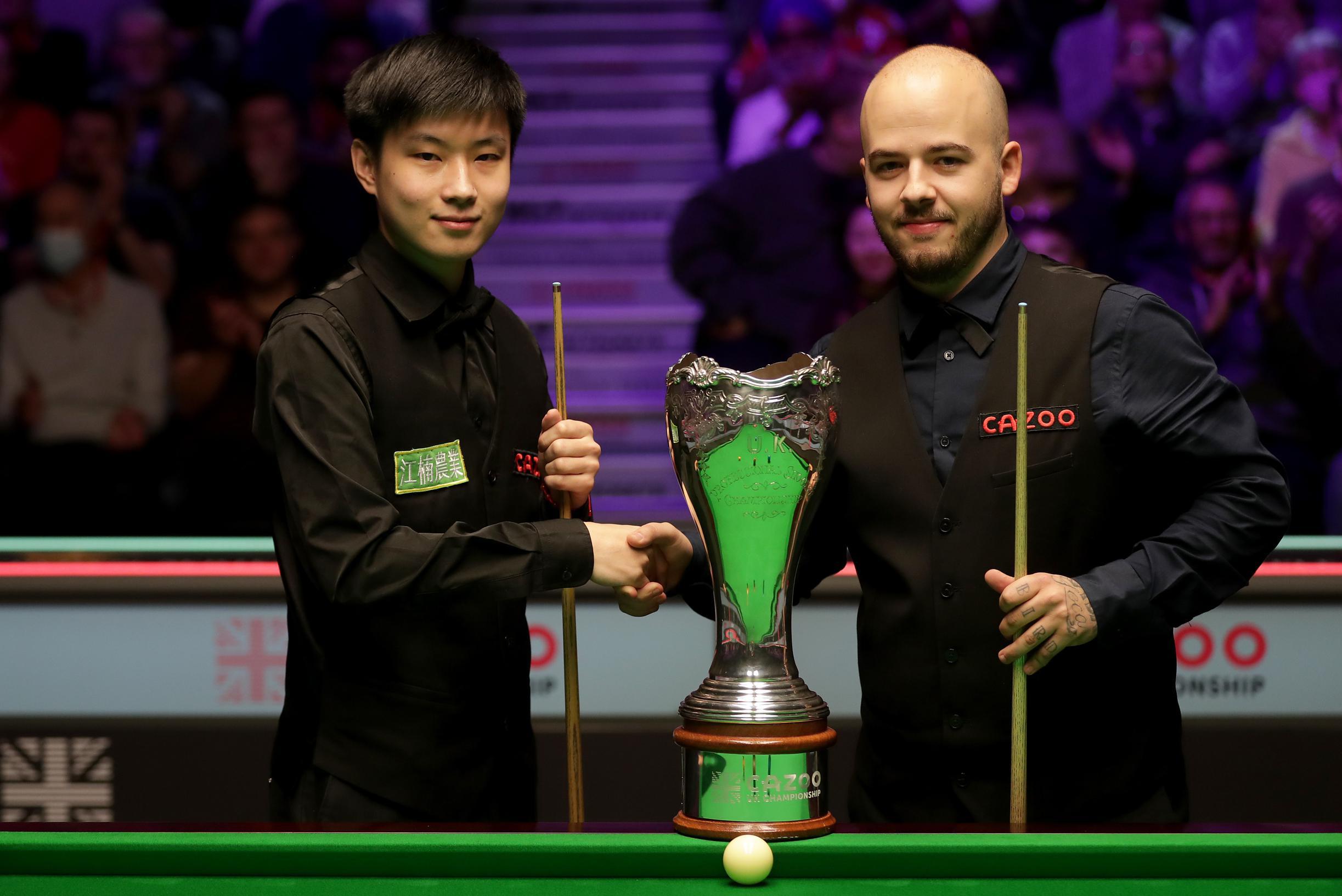 Luca Brecel voorbij Chinees Yuan Sijun naar tweede ronde van UK ...