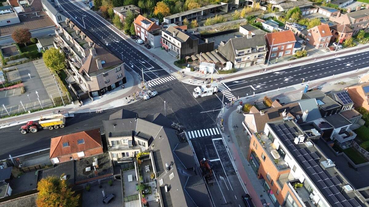 Heraangelegd kruispunt Sint-Job heropent na vier maanden: veiliger en ...