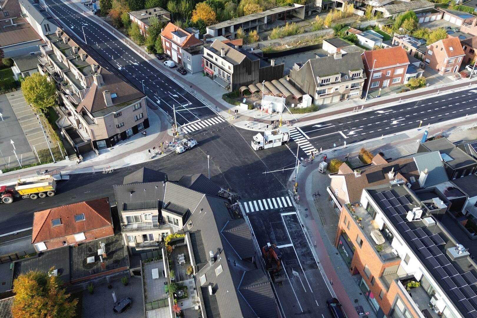 Heraangelegd kruispunt Sint-Job heropent na vier maanden: veiliger en ...