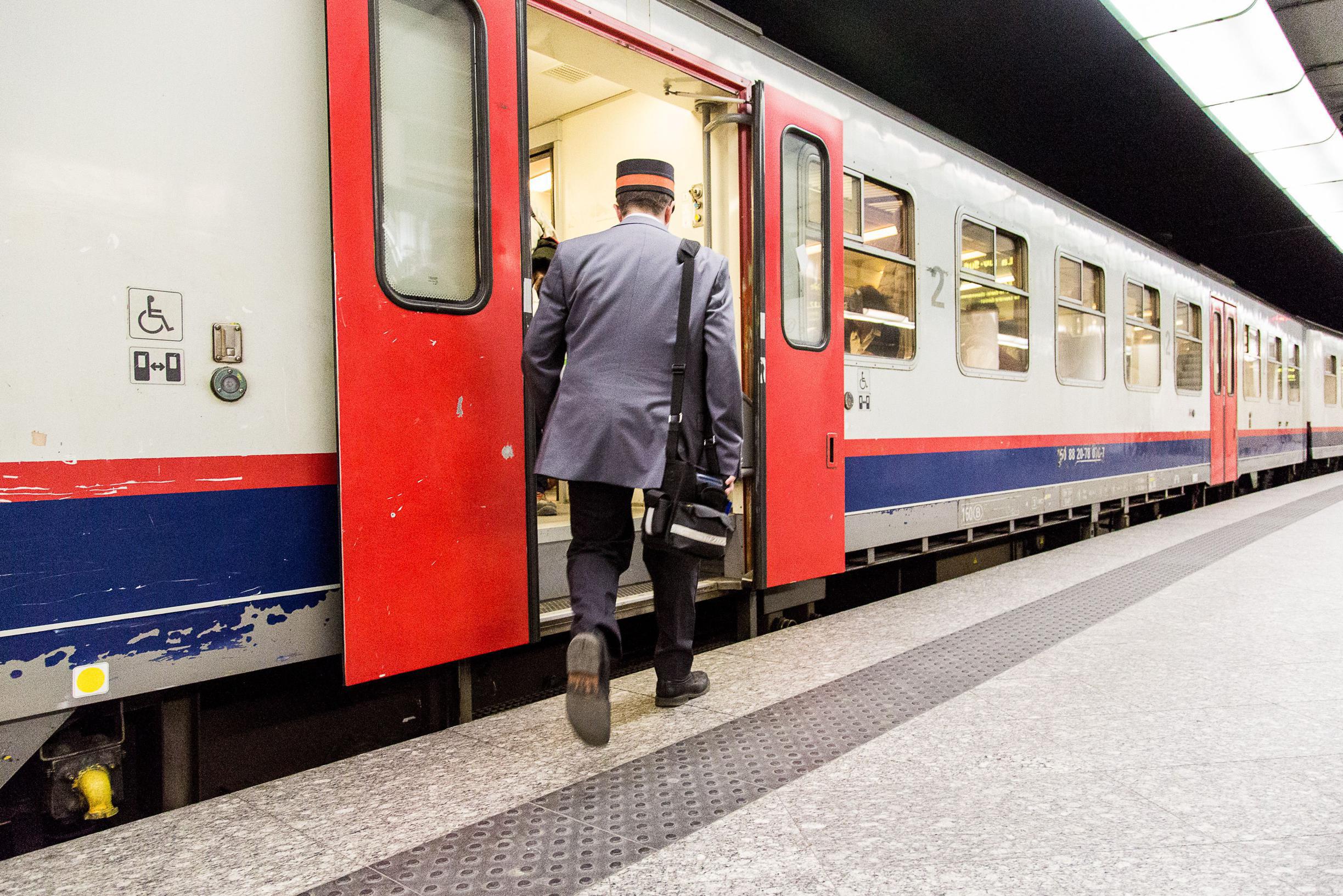 Dit verandert vanaf 1 mei: geen cash­ meer op trein | GVA