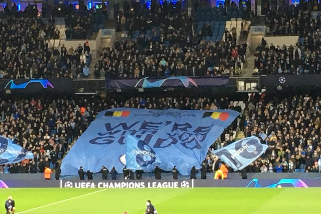 Fans van Manchester City eren in elkaar geslagen Belgische fan met ...