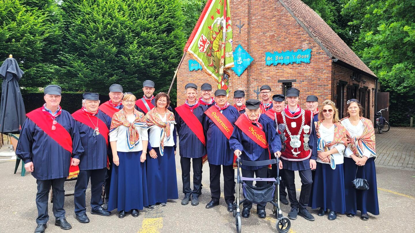 Jacky Van Riel (59) schiet razendsnel hoofdvogel af en kroont zich tot ...