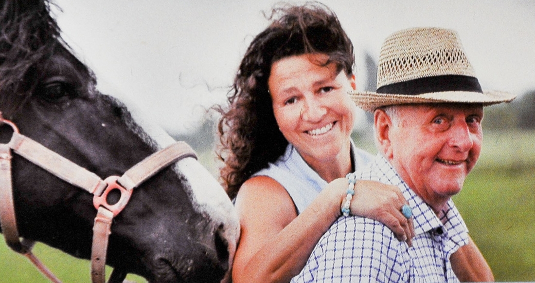 Weduwe boer Charel blijkt ingenieuze drugsboerin: “Niemand had iets in ...