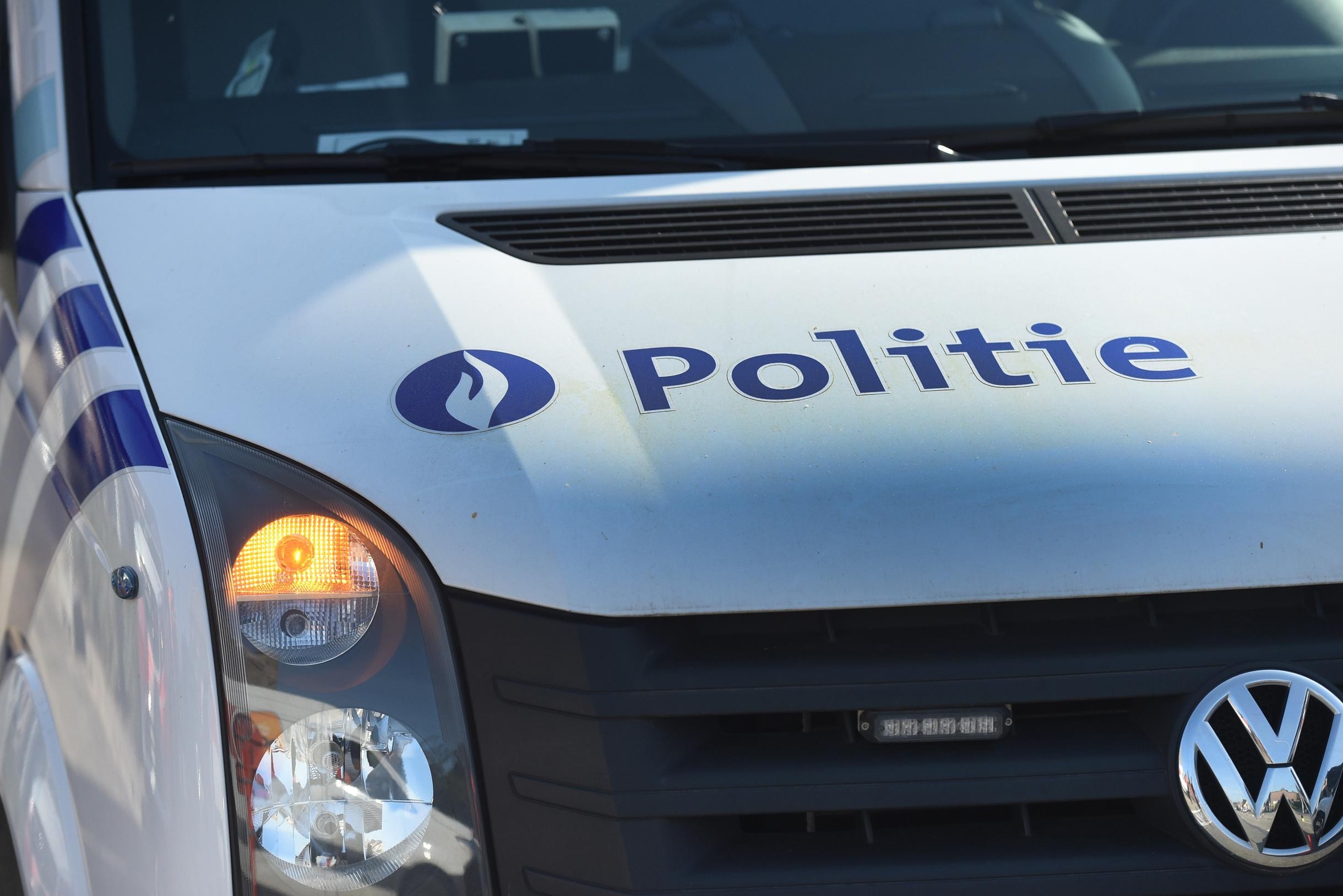 Politie betrapt jongeren met vouwmes en cannabis | GVA