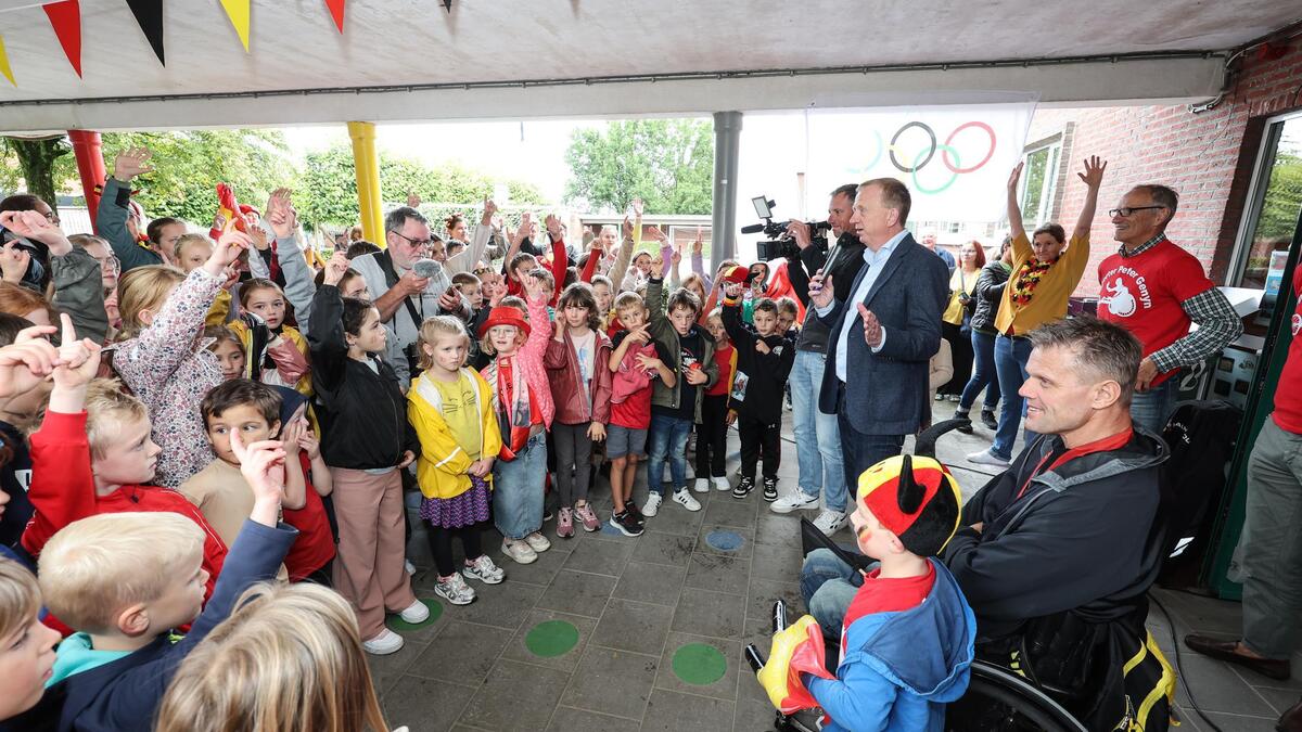 Basisschool Maatjes huldigt Peter Genyn na zijn twee medailles op ...