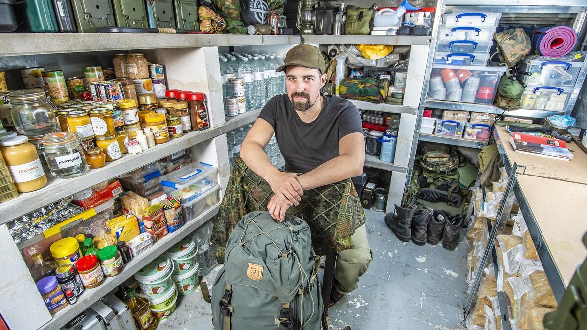 Jimmy toont hoe de ‘prepper’-wereld echt in elkaar zit: “Ik kweek cavia ...