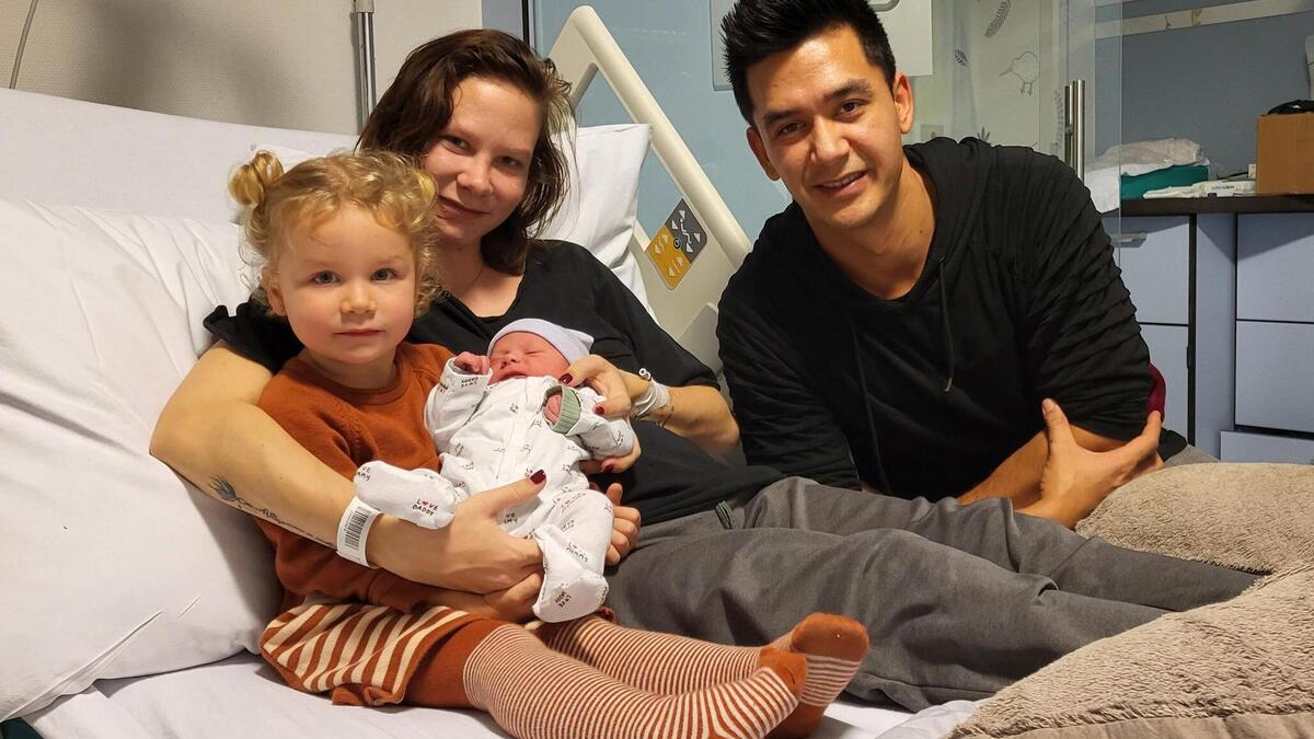 Nieuwjaarsbaby Tyson kan niet wachten en komt twee weken sneller ...