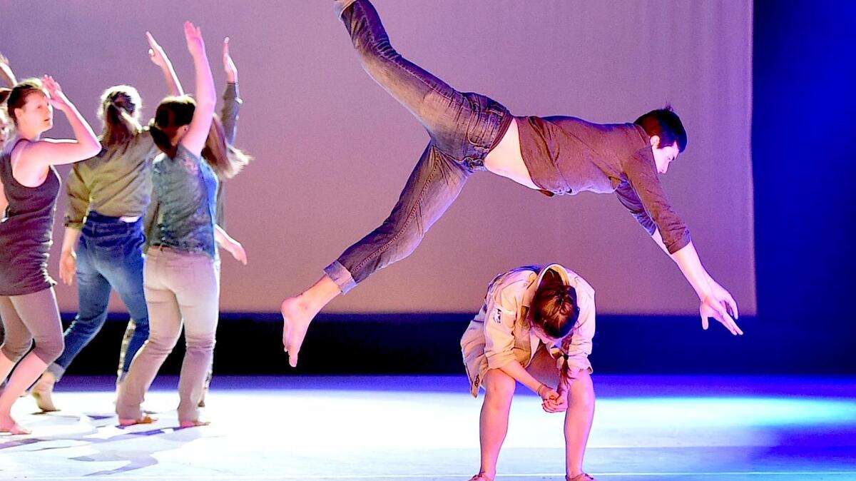 Turners en dansers KKMT zorgen voor spektakel in De Nekker: “Ideale ...