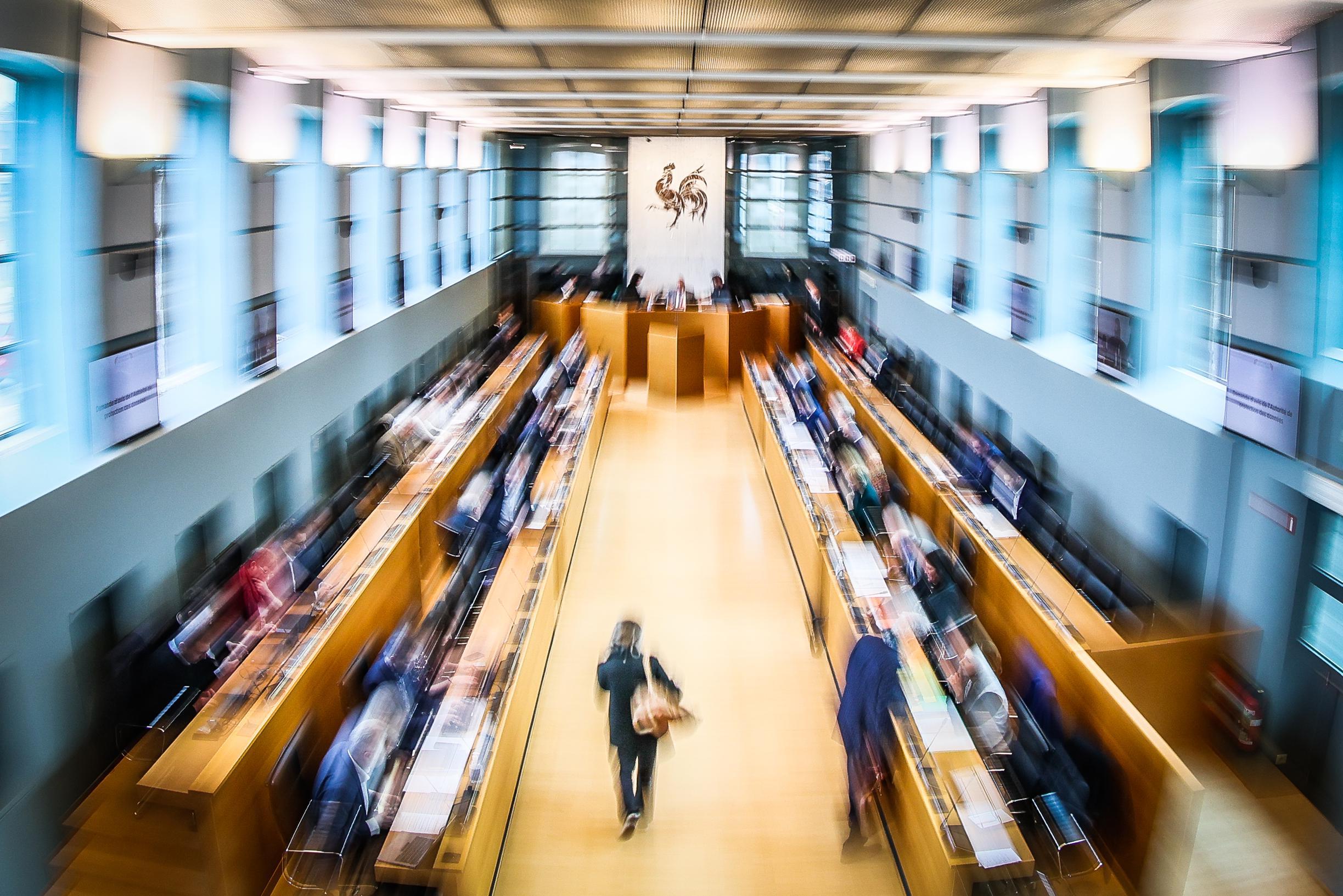 Waals parlement schorst artikel over overschrijding van wettelijk ...