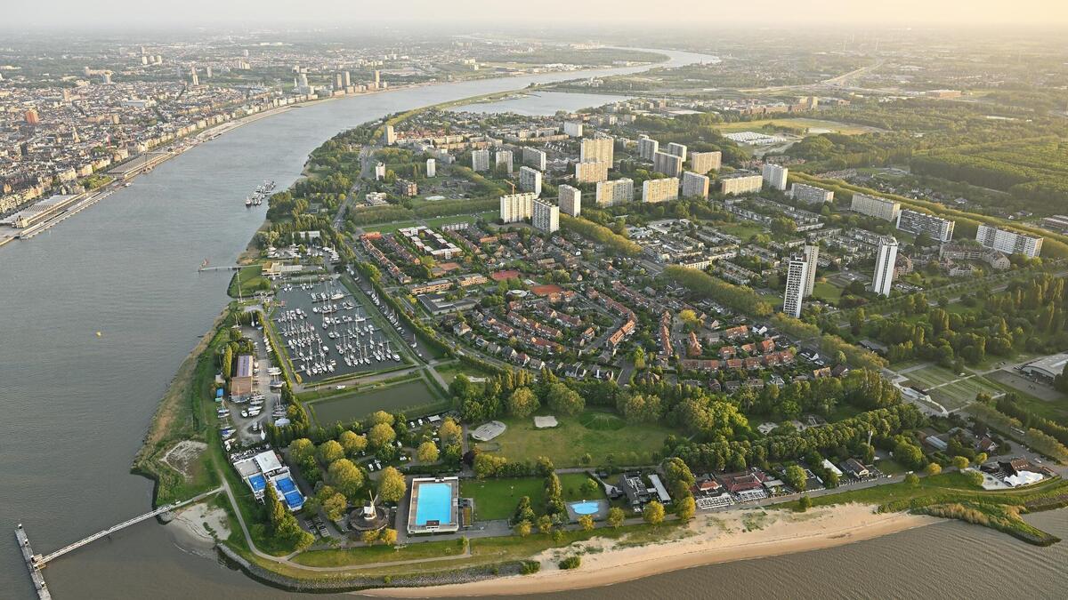 Sint-Annekestrand krijgt nieuwe laag zand: “Waarom het zand wegspoelt ...
