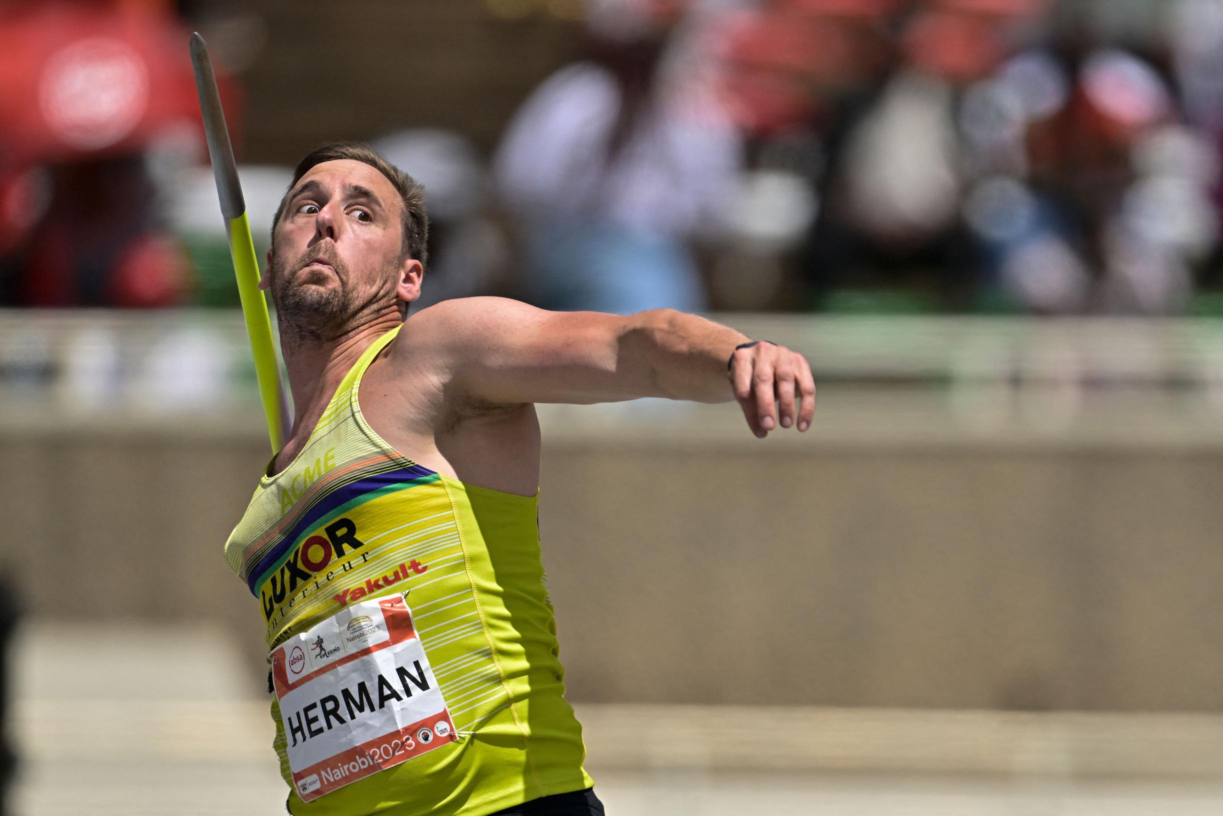 Na kwarteeuw nieuw Belgisch record speerwerpen: Timothy Herman ...