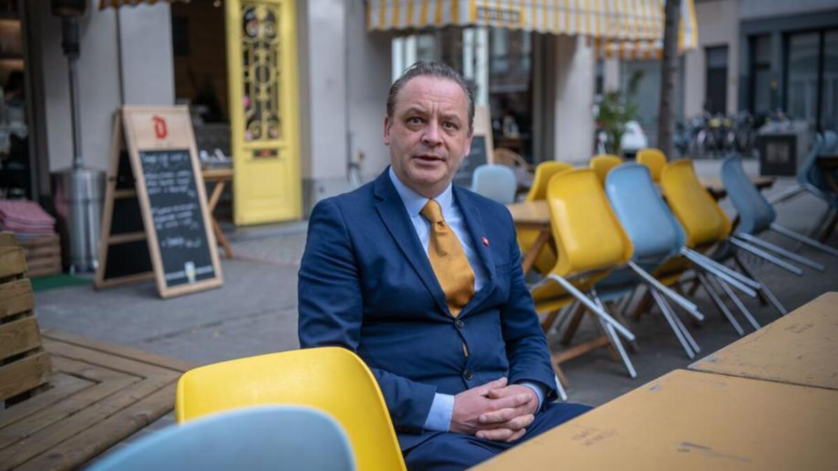 Antwerps schijnburgemeester Geert Beullens brengt Borgerhoutse Late ...