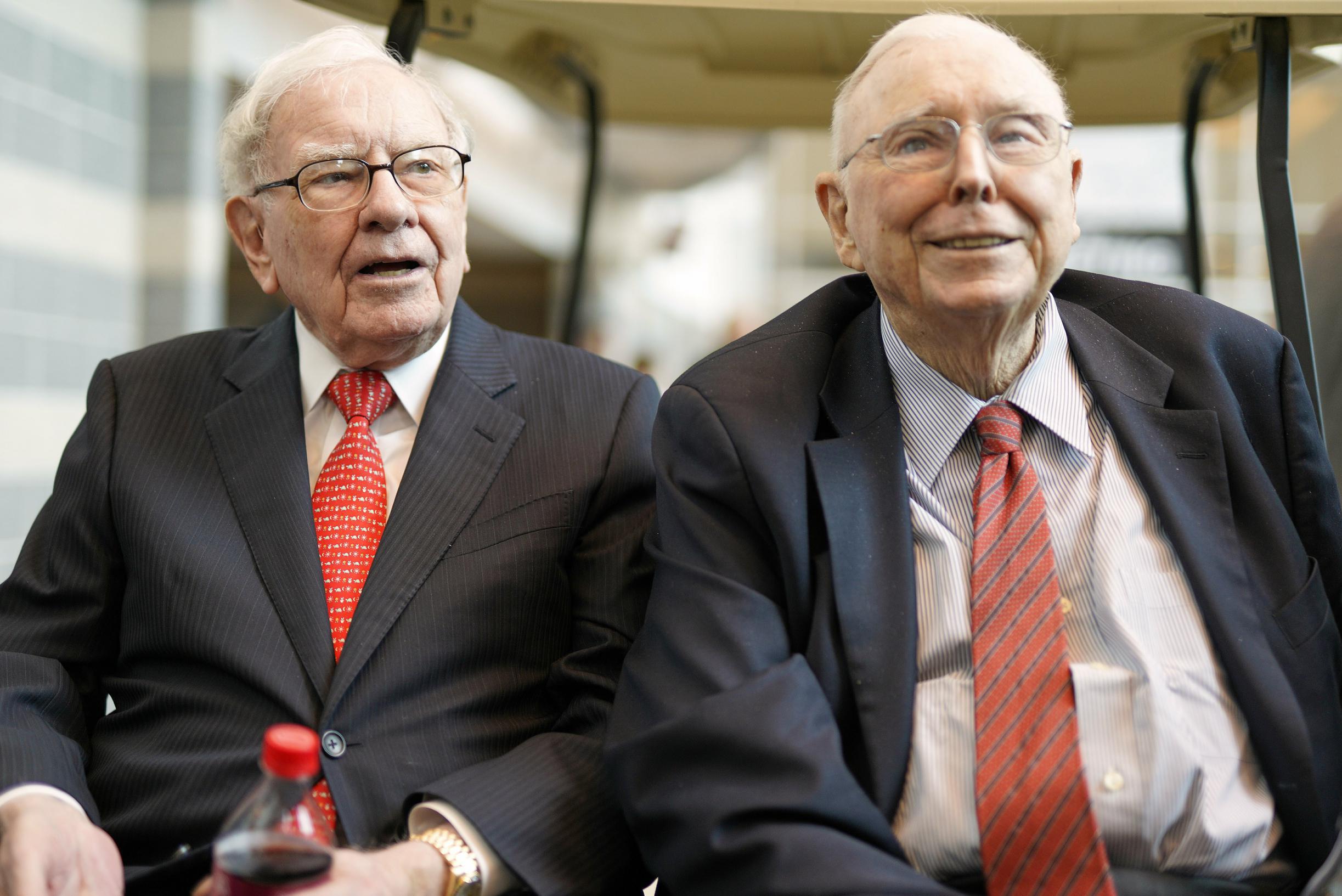 Superinvesteerder Warren Buffet (93) verliest zijn rechterhand: Charlie ...
