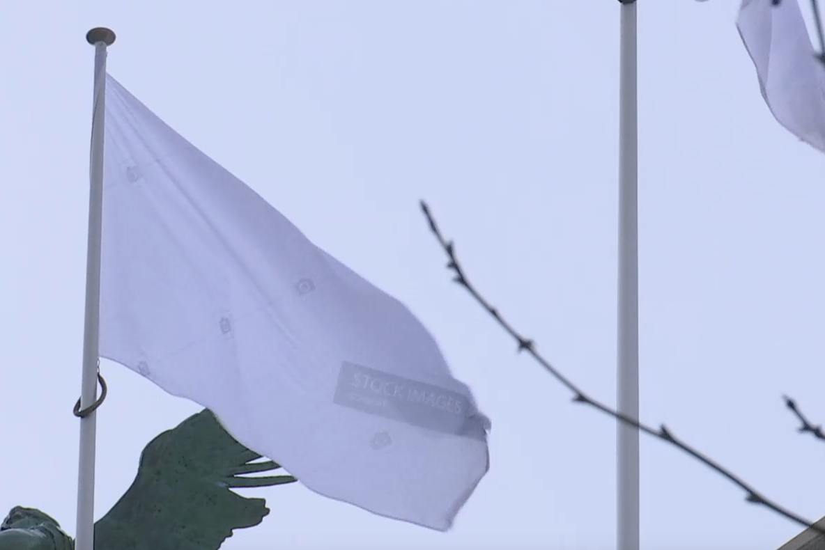 Cultuurhuizen hangen witte vlag uit voor vrede | GVA