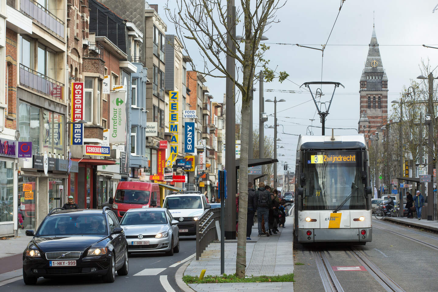 De clichés over Merksem: “Alleen op oudejaarsavond zijn we marginaler ...