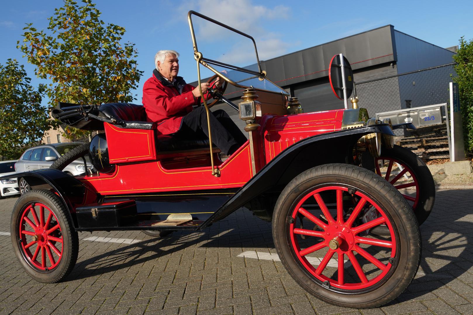 Oldtimers in kerstdecoratie strijden om prijzen | GVA