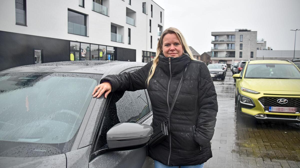 Femke rijdt mannen klem na inbraak in auto: “Ik probeerde koelbloedig ...