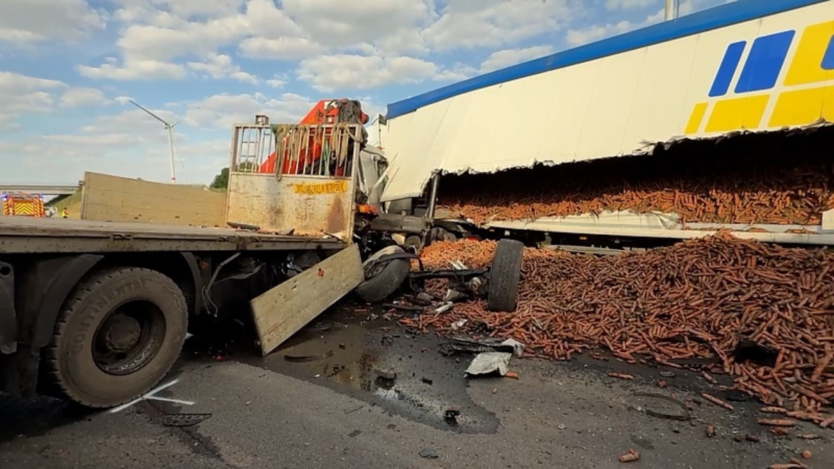 Ernstig ongeval met meerdere vrachtwagens op E19 in Loenhout: weg ...