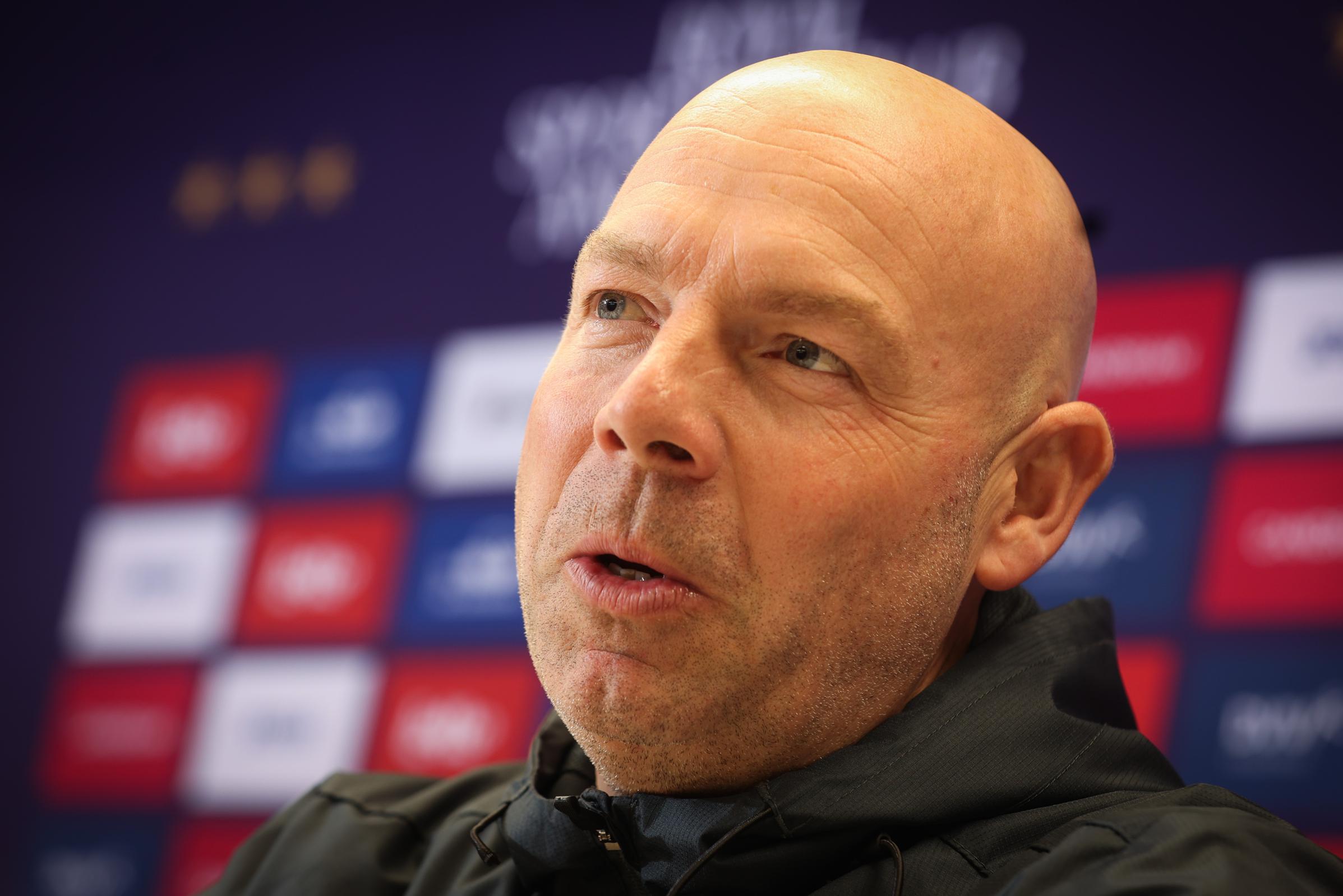 Brian Riemer schept duidelijkheid over vertrek Fabio Silva bij ...