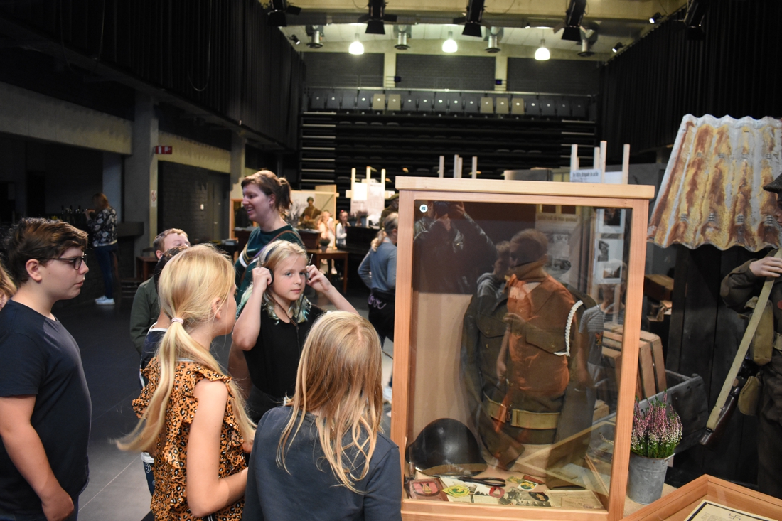 Leerlingen ontdekken Pop Up Museum ‘Balen Bevrijd’ | GVA