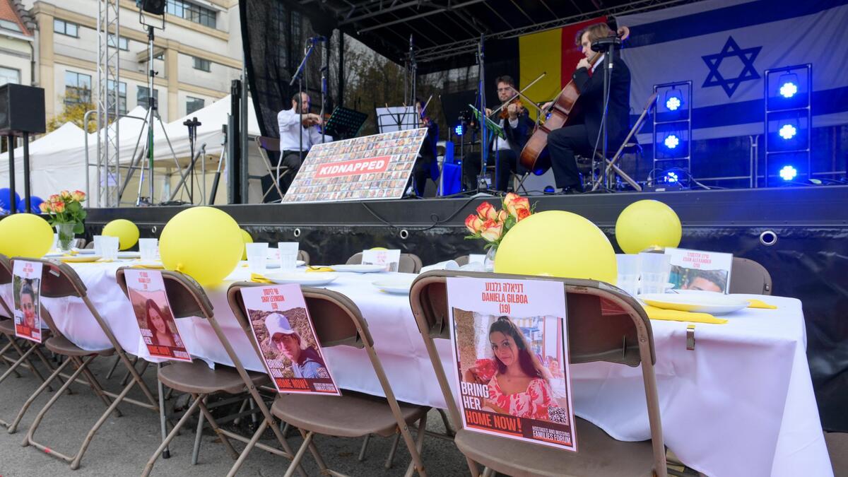 Shalom Festival op Groenplaats zet ontvoerde mensen op ereplaats | GVA
