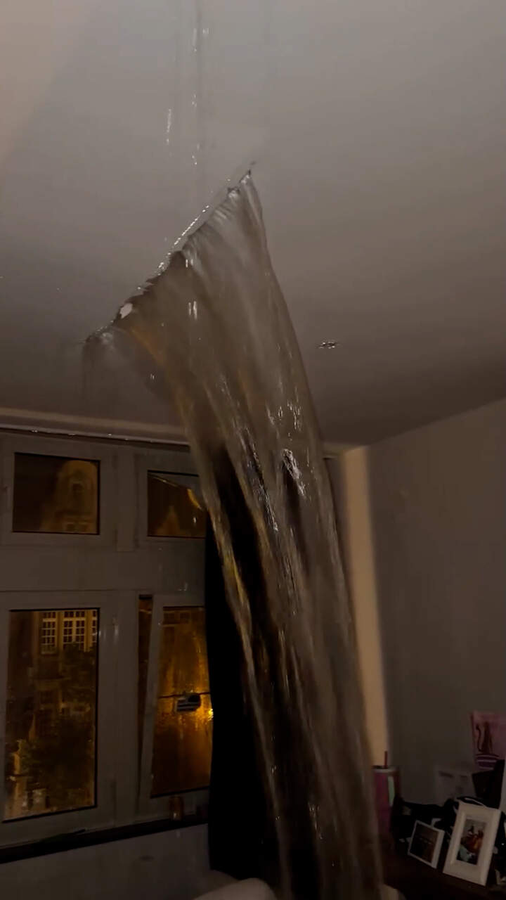 Plafond begeeft het bij Paulien (27) tijdens onweer: “Plots gutste het ...
