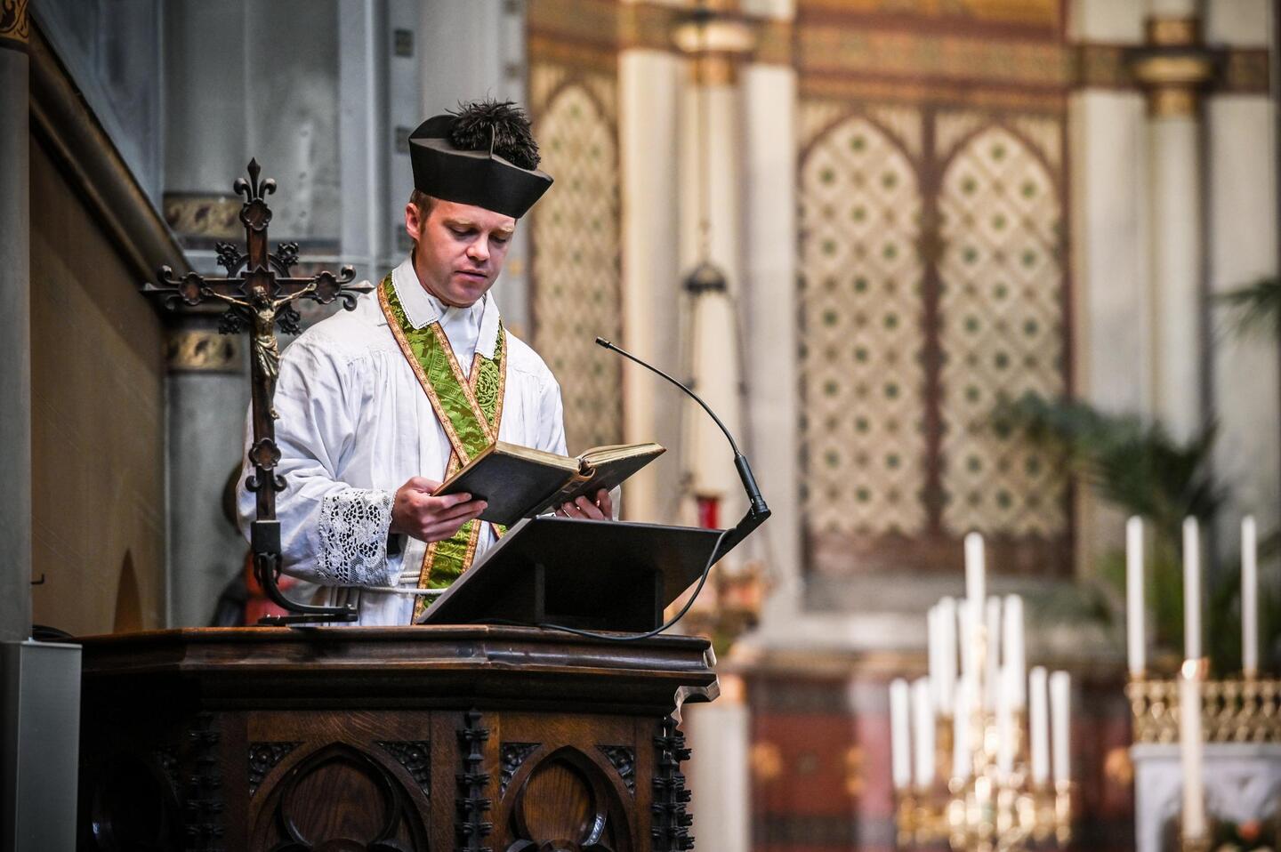 Strenggelovig priesterbroederschap Pius X in Antwerpen: zuiver in de ...