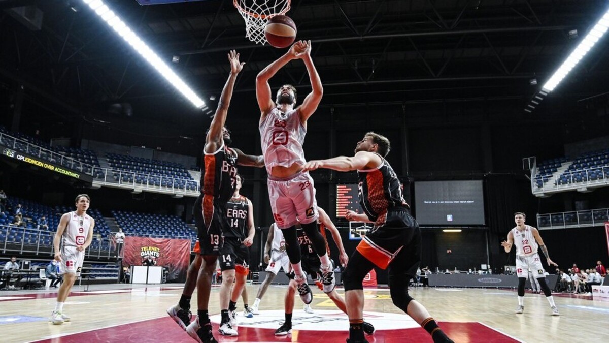 Telenet Giants Antwerp met sweep tegen Leuven Bears naar halve finale | GVA