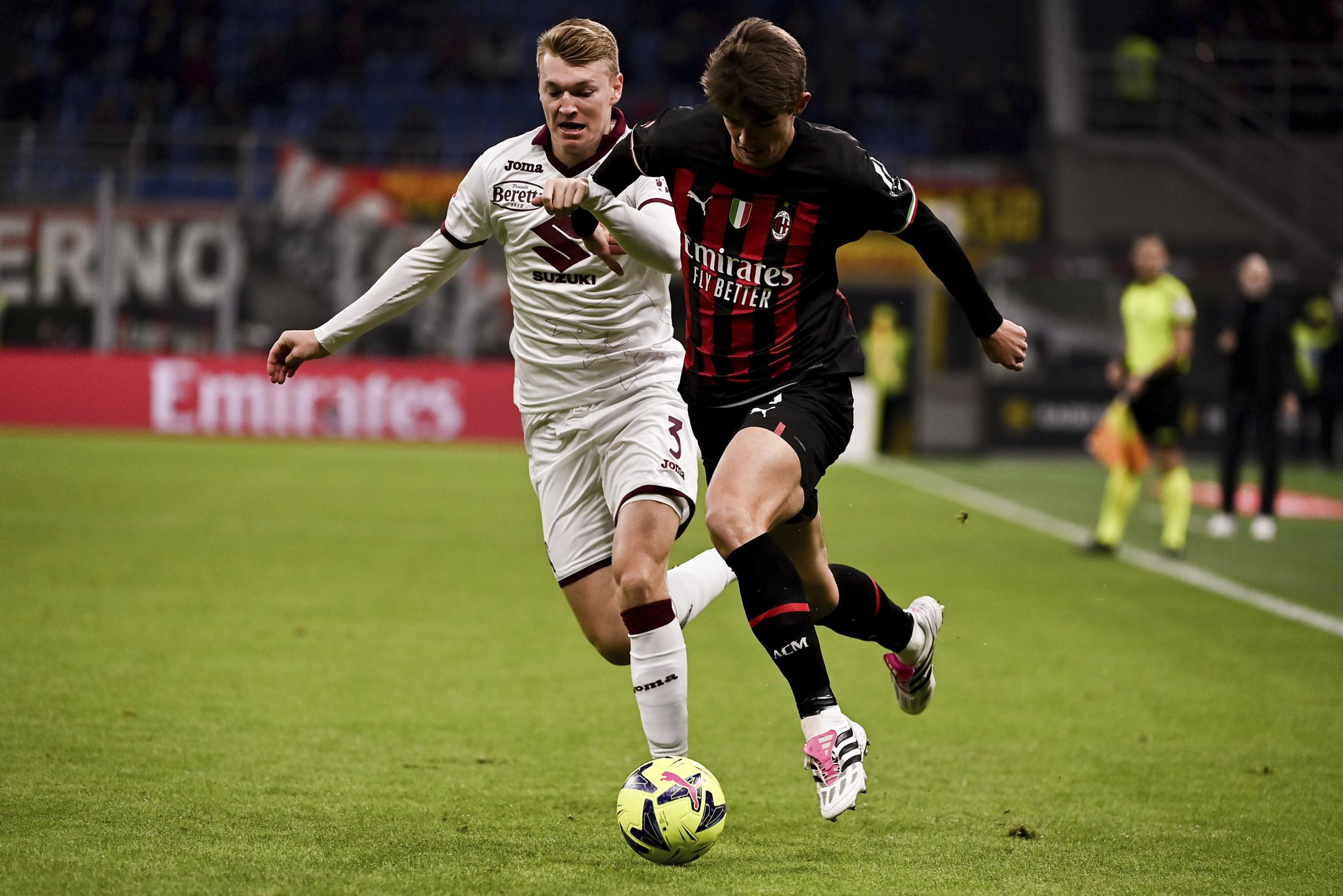 AC Milan gaat (met Charles De Ketelaere nog eens in de basis) onderuit ...