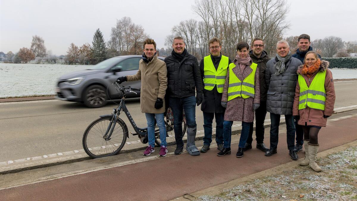 Samen Anders klaagt onveilige spleet langs fietspad Berlaarbaan aan ...