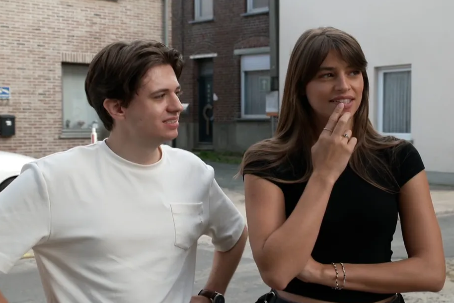 Ex-Miss België Emilie Vansteenkiste verrast door naburig pand in ‘Huizenjagers’: “De buren zijn ...