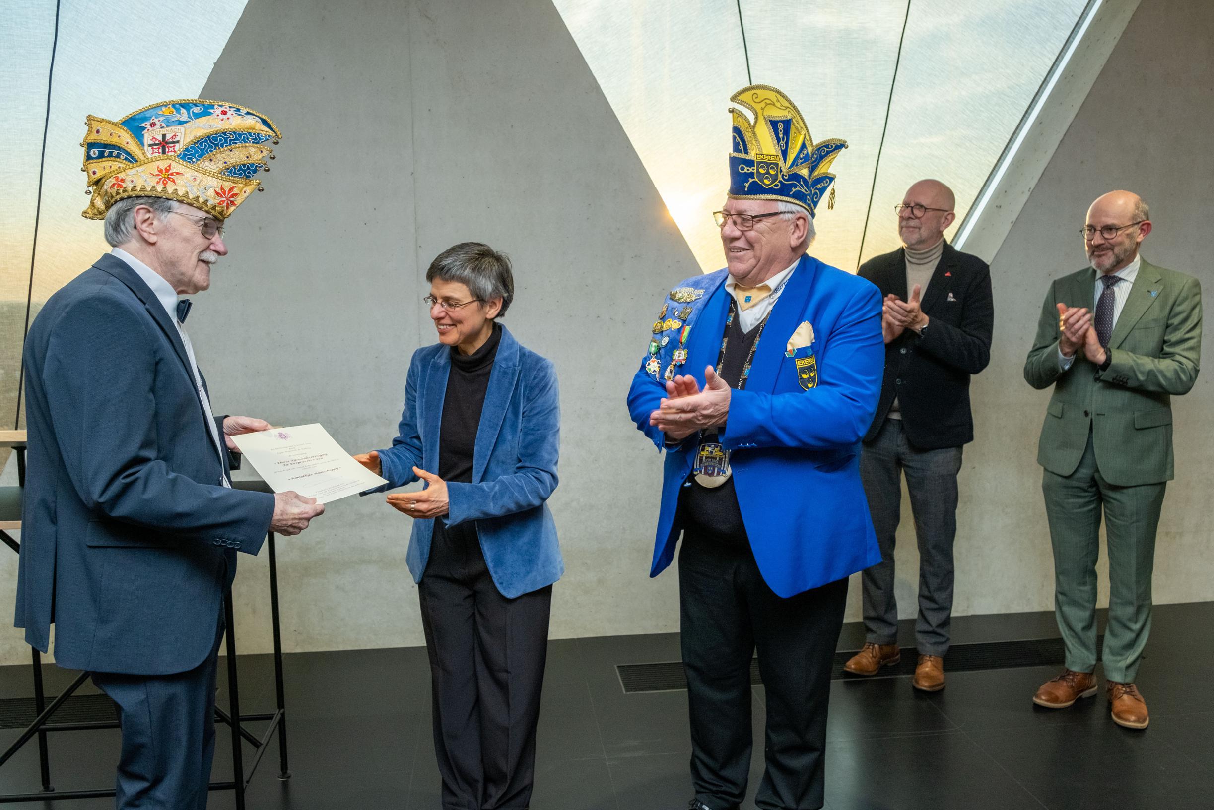 Ekerse Karnavalsvereniging De Bierpruvers vzw ontvangt Koninklijke ...