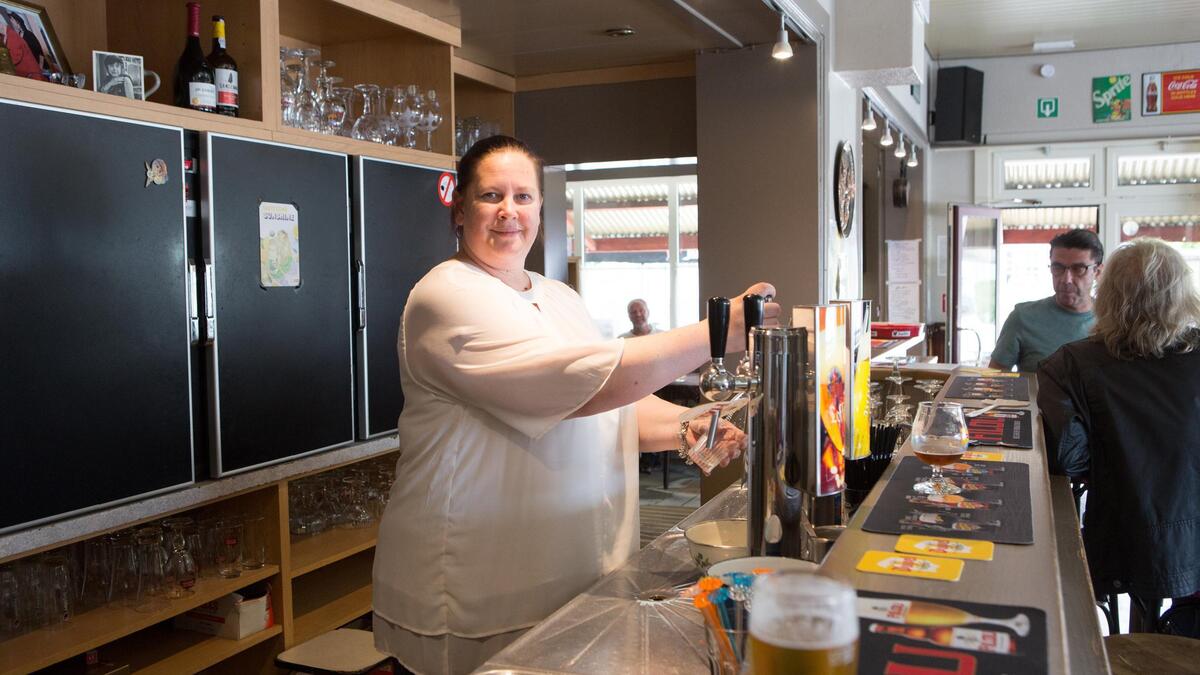 Kleindochter overleden Julia Van den Bergh neemt café Bostella over ...