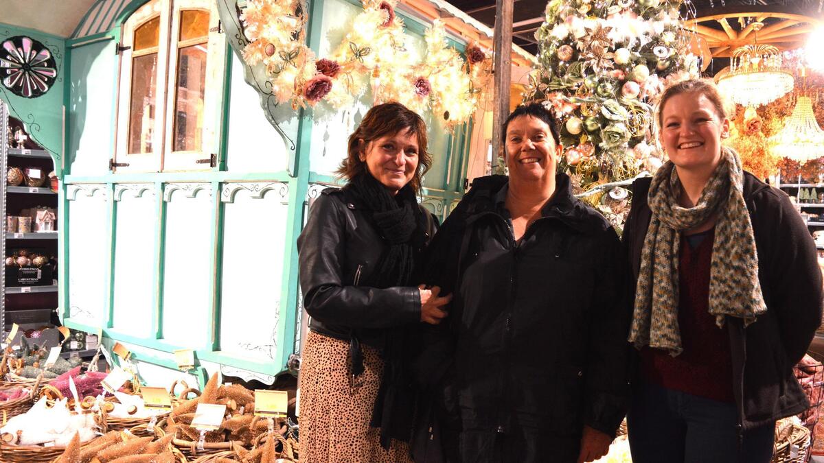 Vriendschap is: elkaar twaalf jaar niet zien, en dan afspreken op de ...