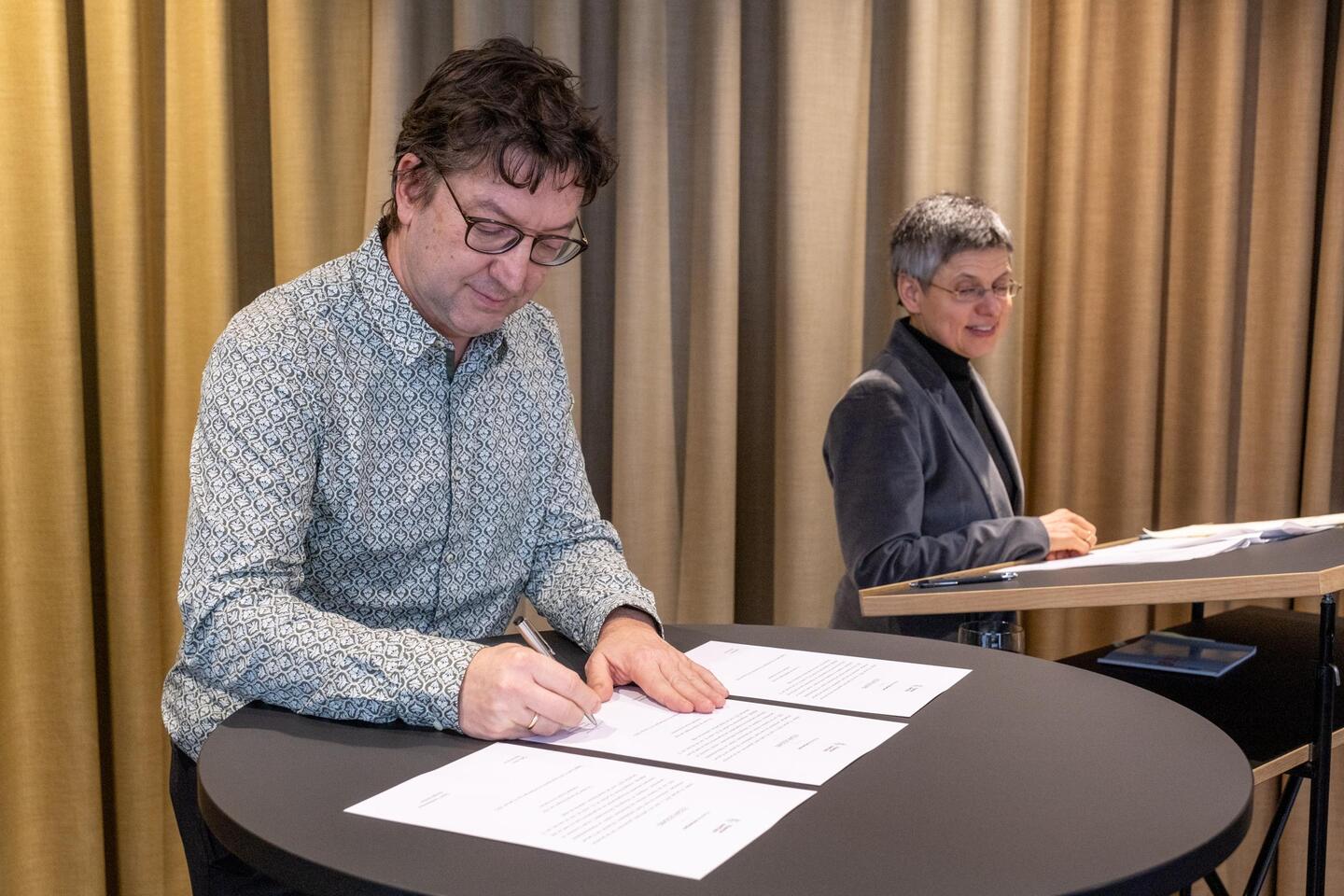 Essens burgemeester Geert Vandekeybus legt eed af bij gouverneur | GVA